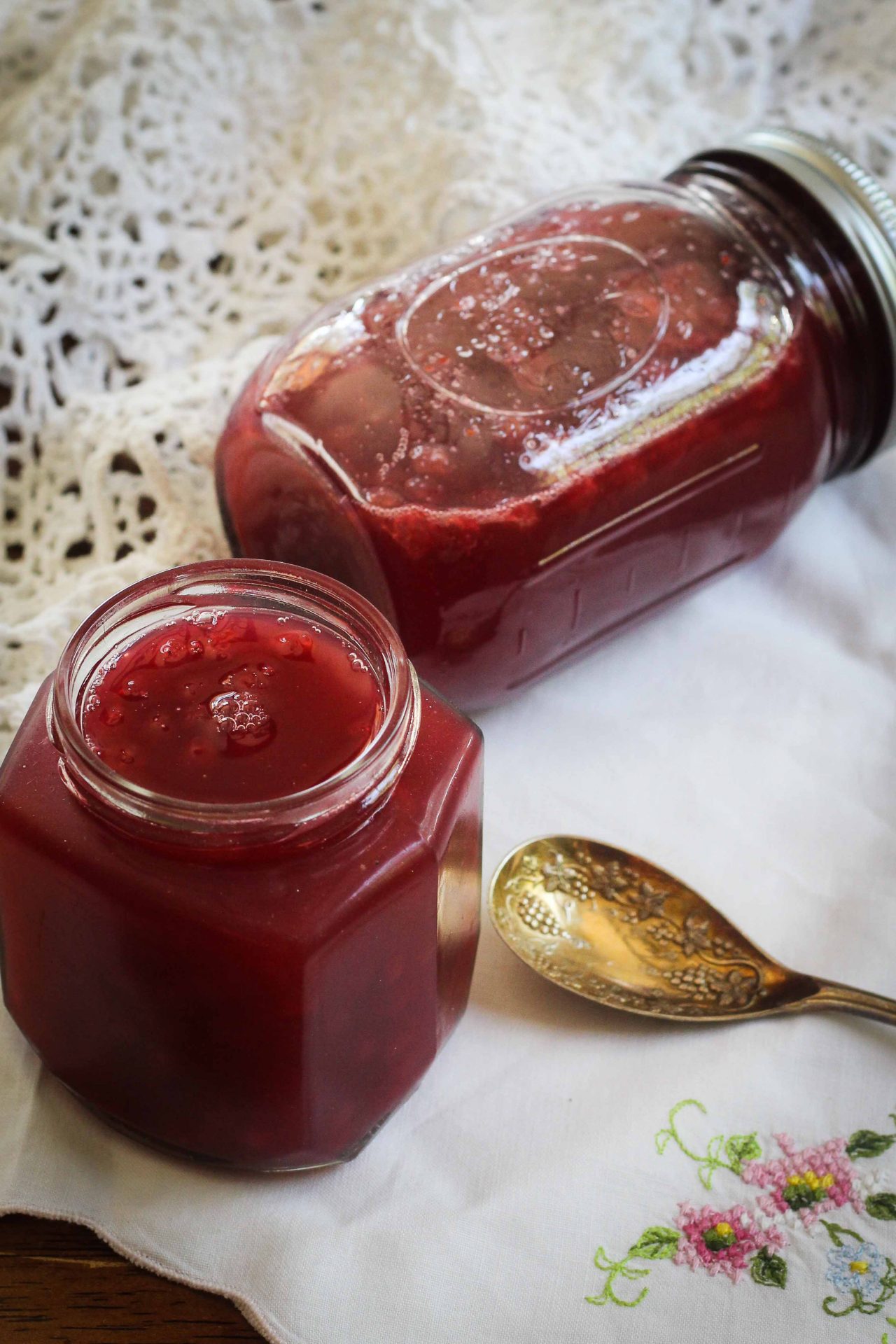 Foraging Red Huckleberry for a Wildcrafted Sweet-Tart Syrup